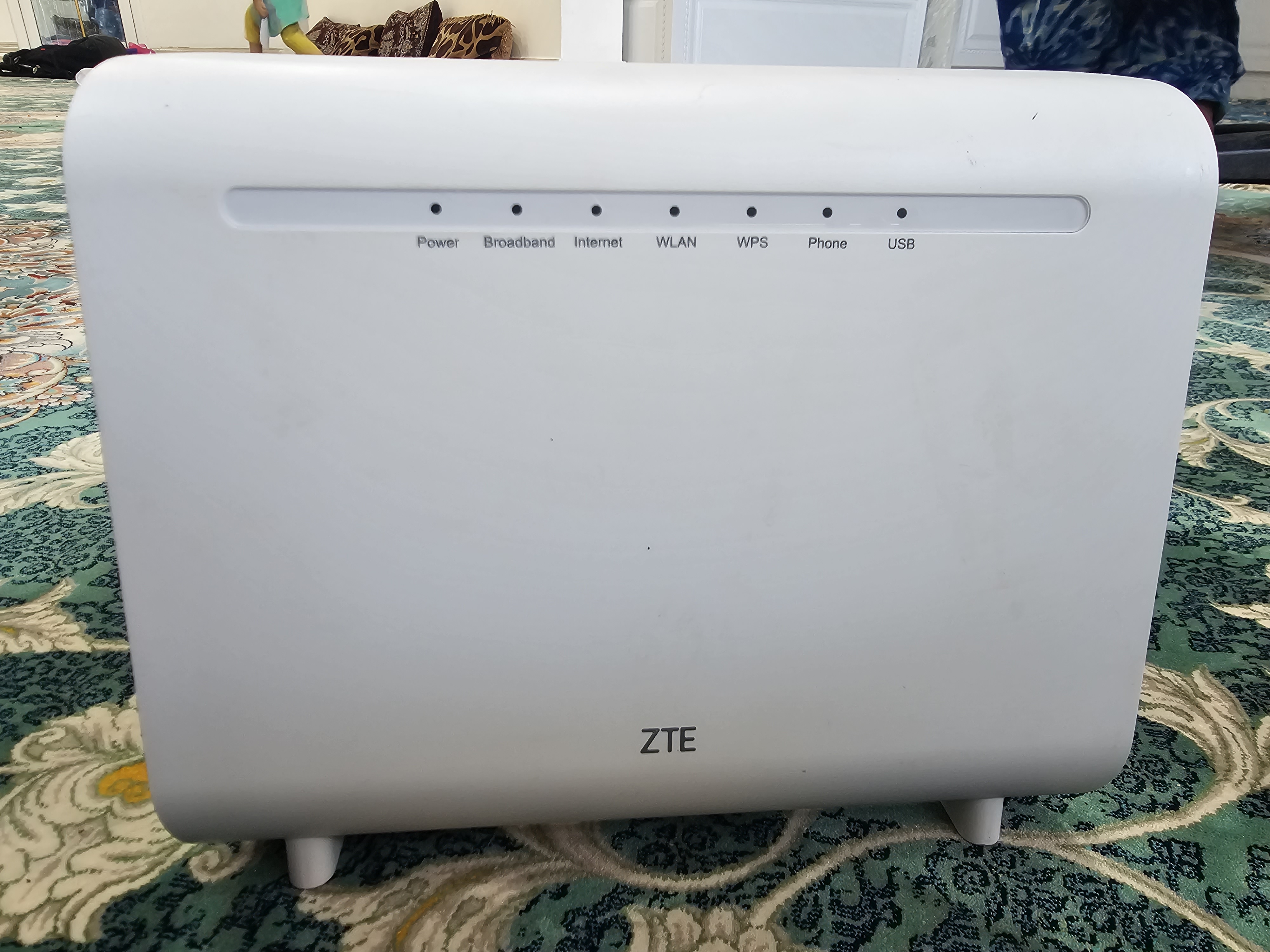 مشتاق سیستم - مودم حرفه‌ای مدل ZTE 268A